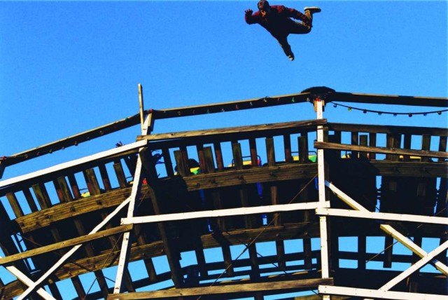 Riding the Bullet – Der Tod fährt mit - Film 2004 - Scary-Movies.de